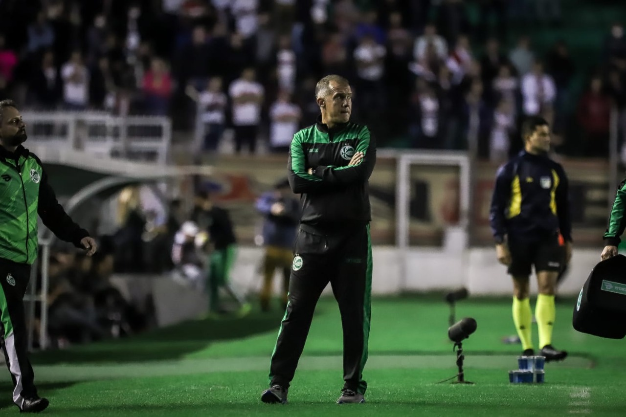 FIM DA LINHA! Juventude anuncia a saída do técnico Eduardo Baptista