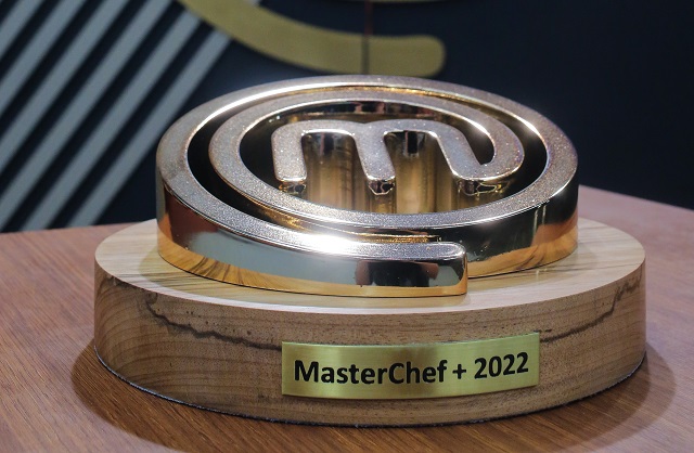 Troféu repaginado e estúdio novo: veja fotos do MasterChef